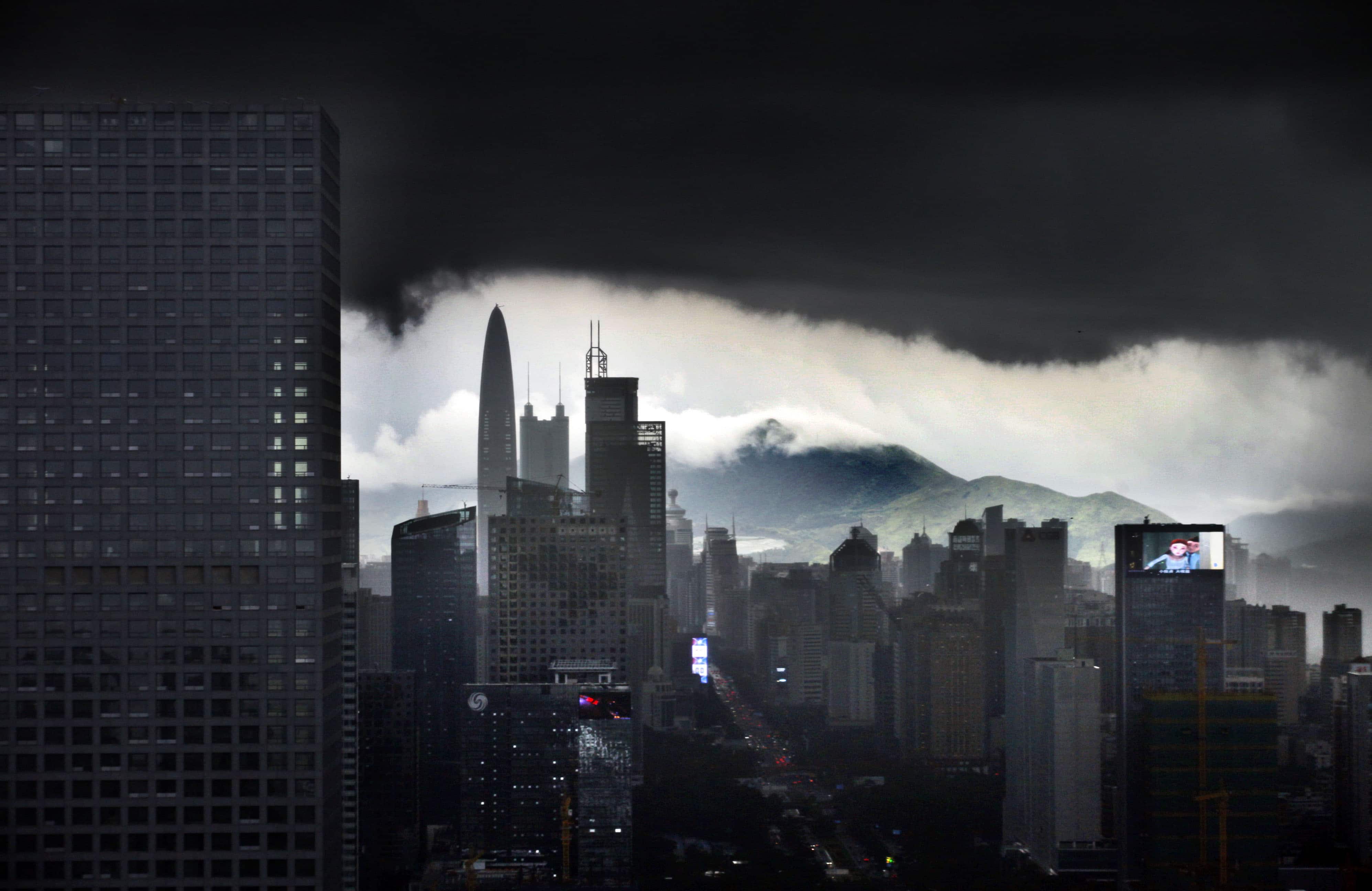 下雨了! Learn How to Complain About the Weather in Chinese